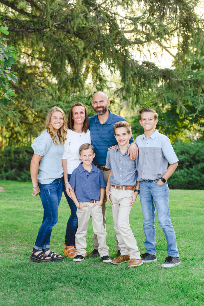 Extended Family Portrait, Which Print Size and Location Is Best For You ...