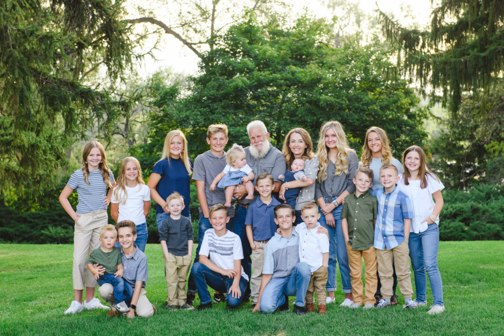 Extended Family Portrait, Which Print Size and Location Is Best For You ...