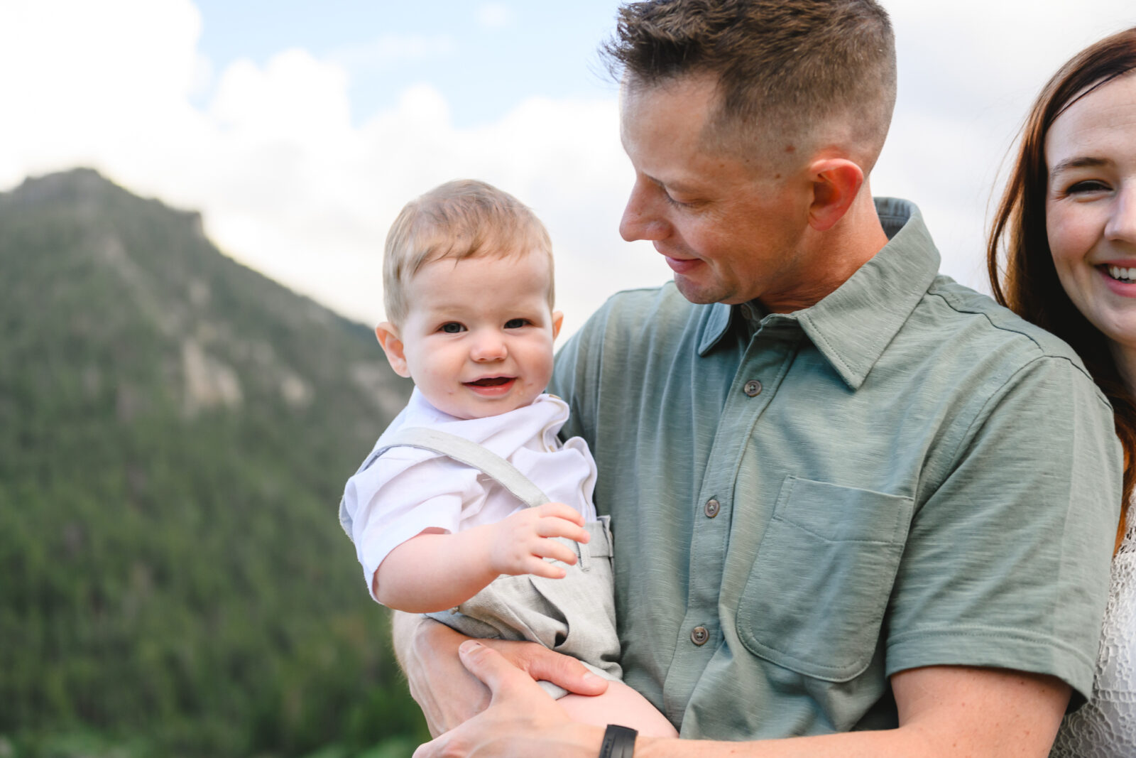 Posing Tips for Better Family Photos - Lexi Rae Photography