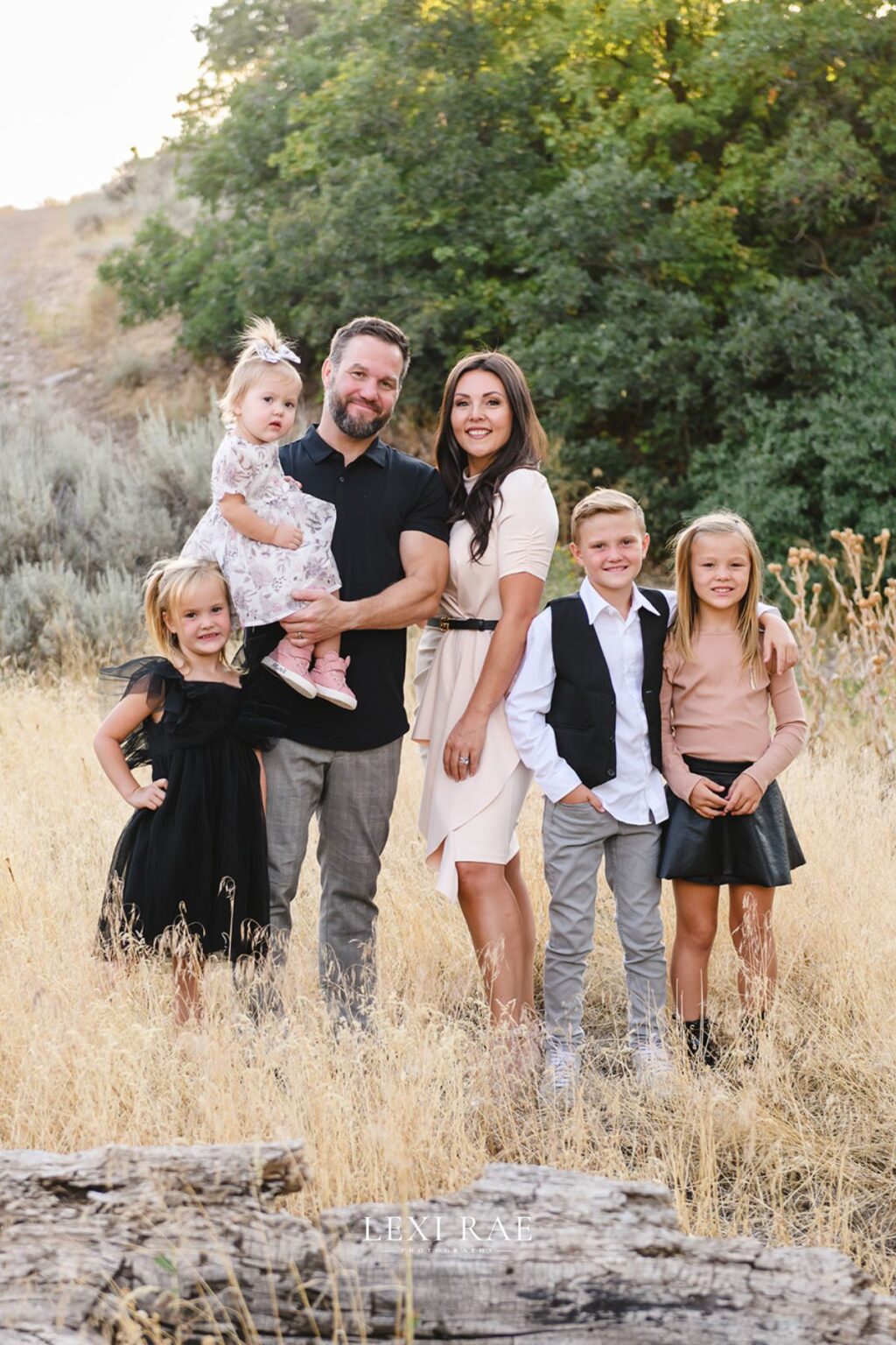 Neutral Color Palette for Family Photos - Lexi Rae Photography