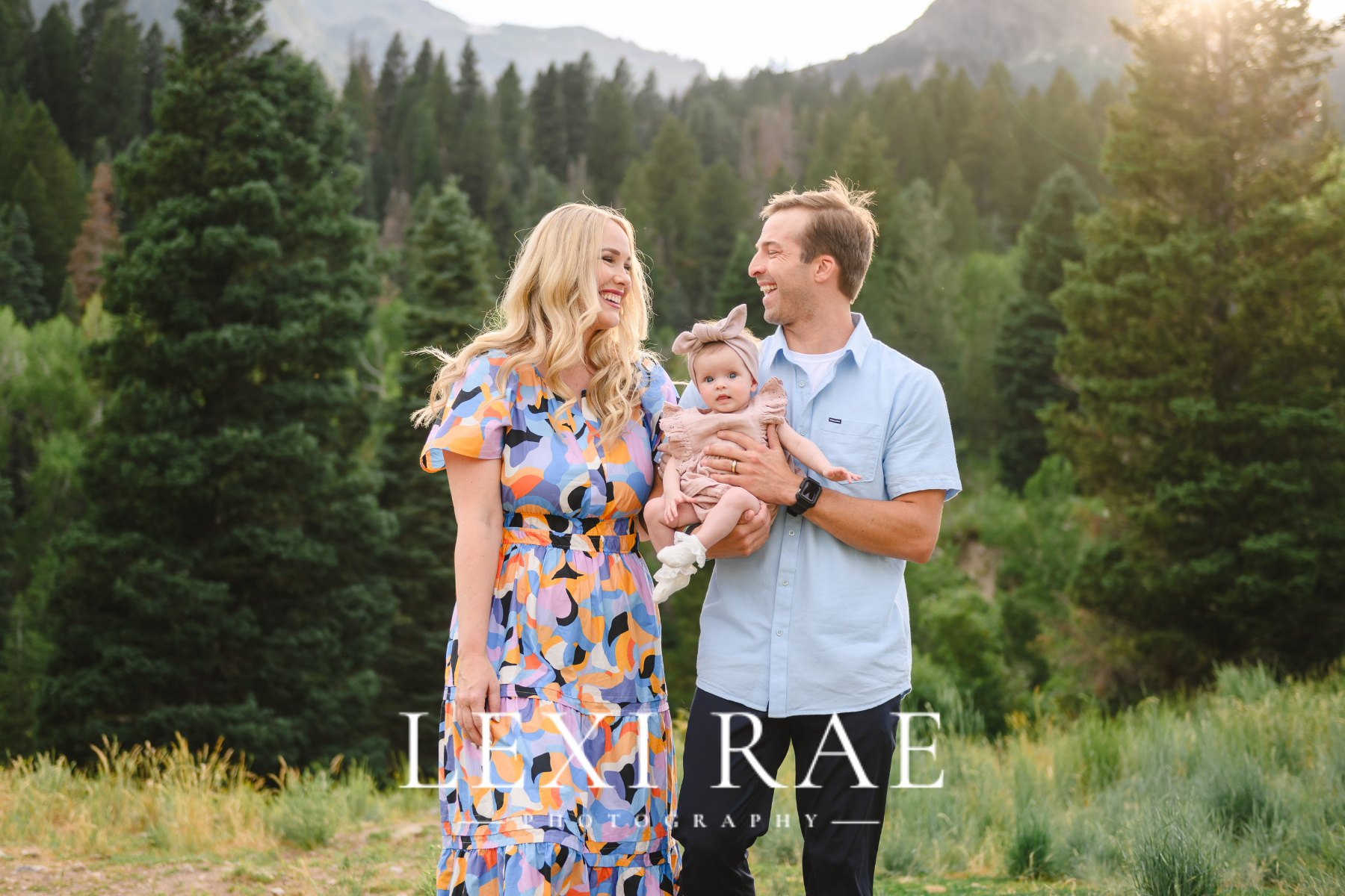 How To Wear Bold Prints in Your Family Photos - Lexi Rae Photography